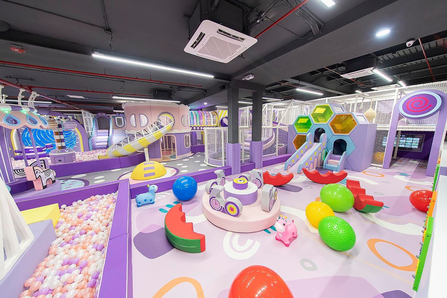 About Us – Royal Magic Castle